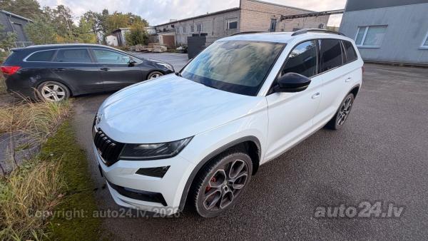 Skoda Kodiaq 2019 in Tallinn on AUTOMOTO.COM.LV White Skoda Kodiaq 2019 in Tallinn, with an engine capacity of 2.00 L and mileage of 245 thousand km for 24000 €, photo 10 on AUTOMOTO.COM.LV