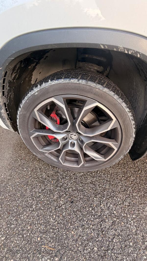 Skoda Kodiaq 2019 in Tallinn on AUTOMOTO.COM.LV White Skoda Kodiaq 2019 in Tallinn, with an engine capacity of 2.00 L and mileage of 245 thousand km for 24000 €, photo 11 on AUTOMOTO.COM.LV
