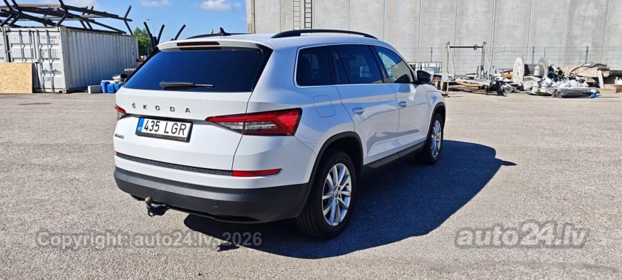 Белый Шкода Kodiaq 2021 в Таллин, объемом двигателя 2.00 л и пробегом 17 тыс. км за 22000 €, фото 3 на AUTOMOTO.COM.LV