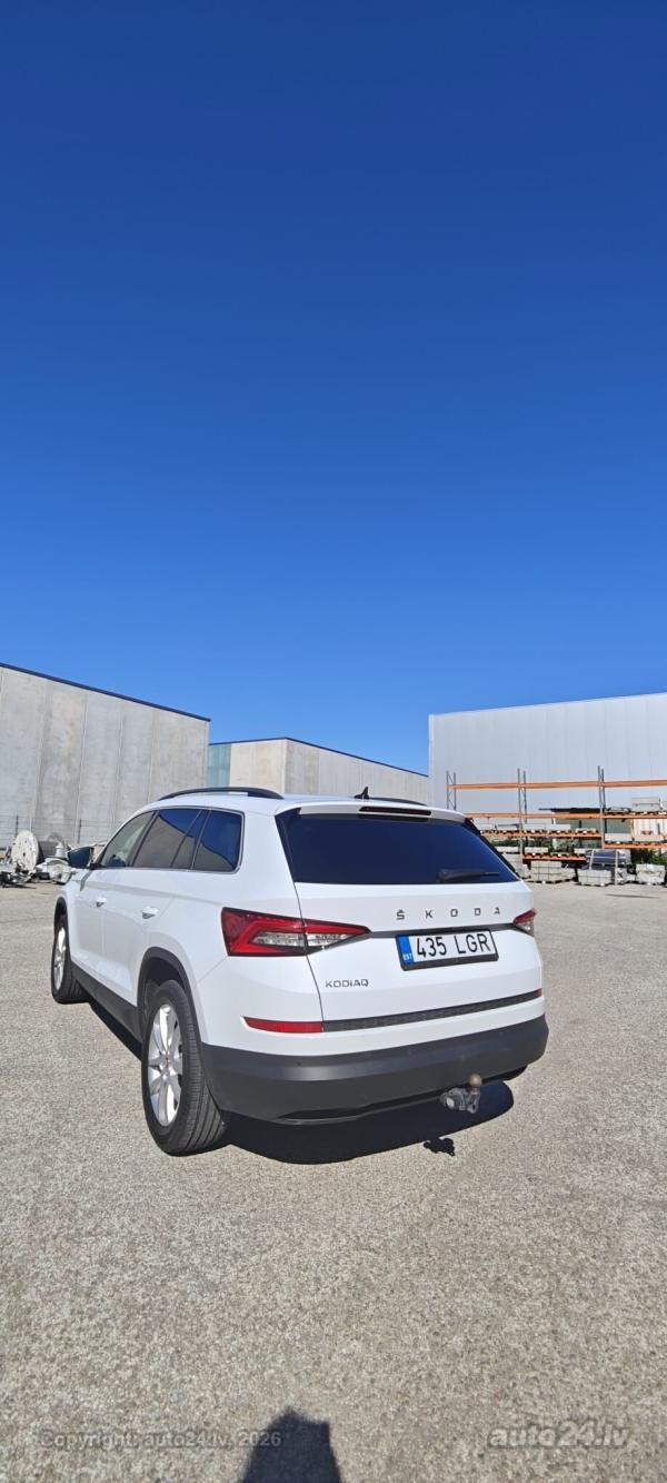 White Skoda Kodiaq 2021 in Tallinn, with an engine capacity of 2.00 L and mileage of 17 thousand km for 22000 €, photo 6 on AUTOMOTO.COM.LV