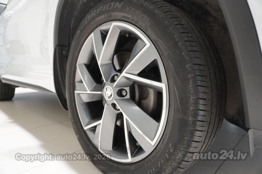 Белый Шкода Kodiaq 2021 в Таллин, объемом двигателя 2.00 л и пробегом 82 тыс. км за 31900 €, фото 6 на AUTOMOTO.COM.LV