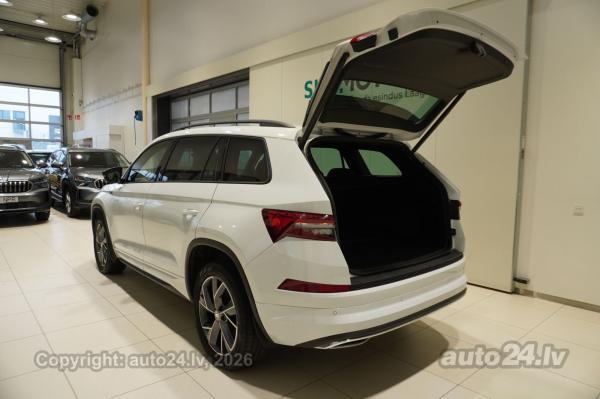 Белый Шкода Kodiaq 2021 в Таллин, объемом двигателя 2.00 л и пробегом 82 тыс. км за 31900 €, фото 6 на AUTOMOTO.COM.LV