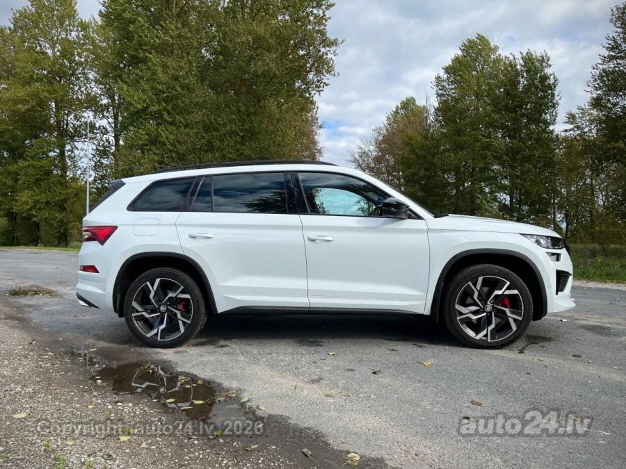 Balts Skoda Kodiaq 2022 Tallina, ar dzinēja tilpumu 2.00 L un nobraukumu 18 tūkst. km par 55000 €, foto 4 vietnē AUTOMOTO.COM.LV