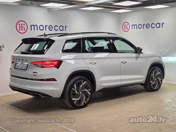 Белый Шкода Kodiaq 2022 в Таллин, объемом двигателя 2.00 л и пробегом 47 тыс. км за 38900 €, фото 4 на AUTOMOTO.COM.LV