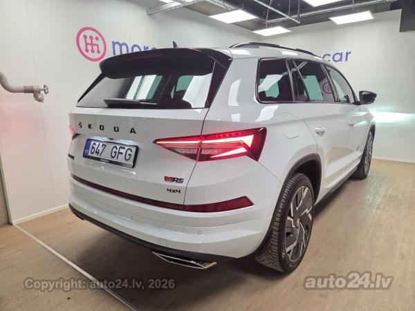 Белый Шкода Kodiaq 2022 в Таллин, объемом двигателя 2.00 л и пробегом 47 тыс. км за 38900 €, фото 6 на AUTOMOTO.COM.LV