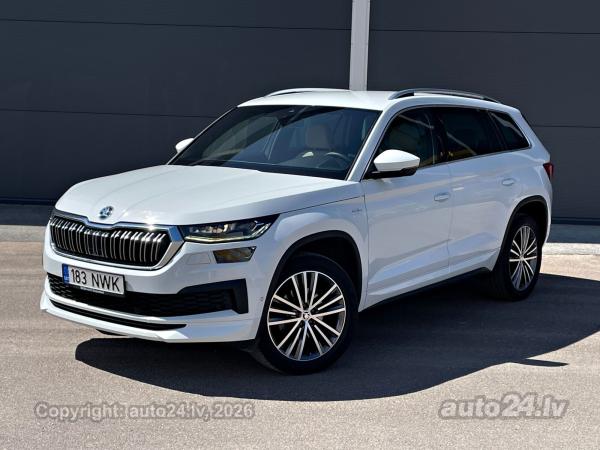White Skoda Kodiaq 2022 in Tallinn, with an engine capacity of 2.00 L and mileage of 135 thousand km for 28500 €, photo 2 on AUTOMOTO.COM.LV