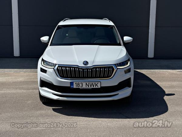 White Skoda Kodiaq 2022 in Tallinn, with an engine capacity of 2.00 L and mileage of 135 thousand km for 28500 €, photo 3 on AUTOMOTO.COM.LV