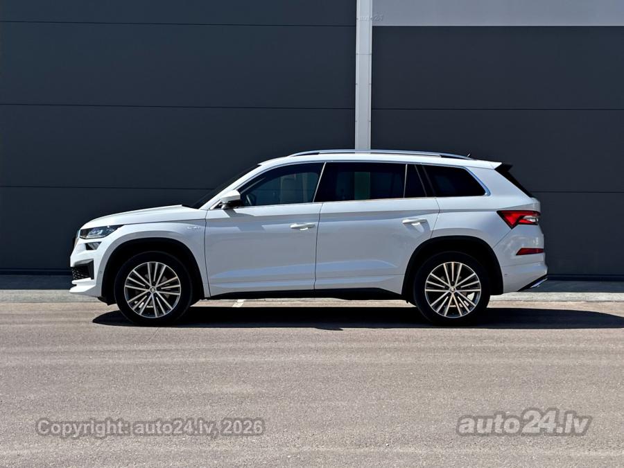 Белый Шкода Kodiaq 2022 в Таллин, объемом двигателя 2.00 л и пробегом 135 тыс. км за 28500 €, фото 6 на AUTOMOTO.COM.LV