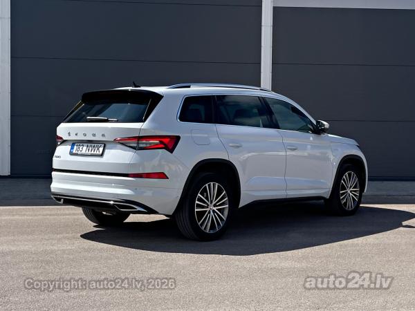 White Skoda Kodiaq 2022 in Tallinn, with an engine capacity of 2.00 L and mileage of 135 thousand km for 28500 €, photo 6 on AUTOMOTO.COM.LV