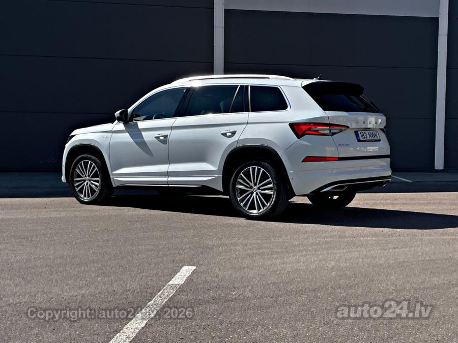 Белый Шкода Kodiaq 2022 в Таллин, объемом двигателя 2.00 л и пробегом 135 тыс. км за 28500 €, фото 9 на AUTOMOTO.COM.LV