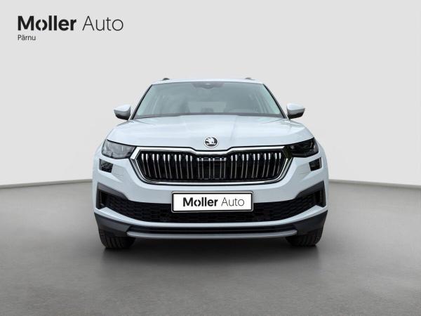 Balts Skoda Kodiaq 2022 Pērnava, ar dzinēja tilpumu 1.50 L un nobraukumu 70 tūkst. km par 30000 €, foto 3 vietnē AUTOMOTO.COM.LV