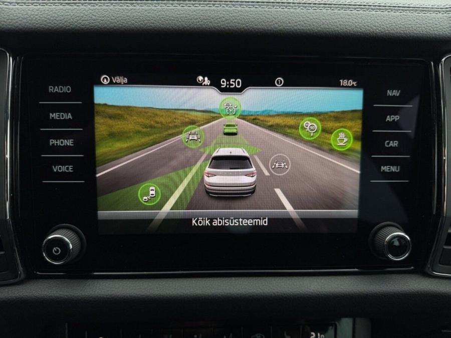 Белый Шкода Kodiaq 2022 в Пярну, объемом двигателя 1.50 л и пробегом 70 тыс. км за 30000 €, фото 12 на AUTOMOTO.COM.LV