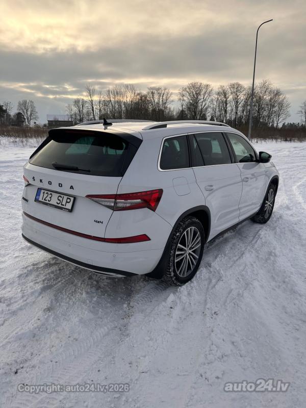 Белый Шкода Kodiaq 2023 в Нарва, объемом двигателя 2.00 л и пробегом 37 тыс. км за 39800 €, фото 5 на AUTOMOTO.COM.LV