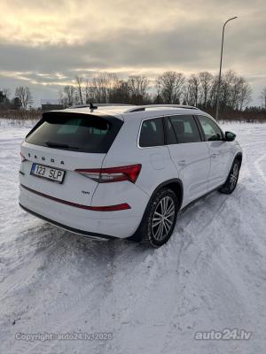 Белый Шкода Kodiaq 2023 в Нарва, объемом двигателя 2.00 л и пробегом 37 тыс. км за 39800 €, фото 5 на AUTOMOTO.COM.LV