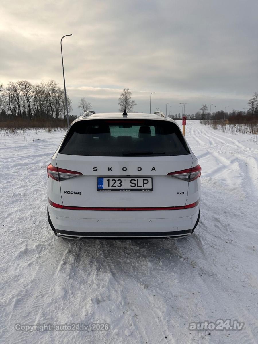 White Skoda Kodiaq 2023 in Narva, with an engine capacity of 2.00 L and mileage of 37 thousand km for 39800 €, photo 4 on AUTOMOTO.COM.LV