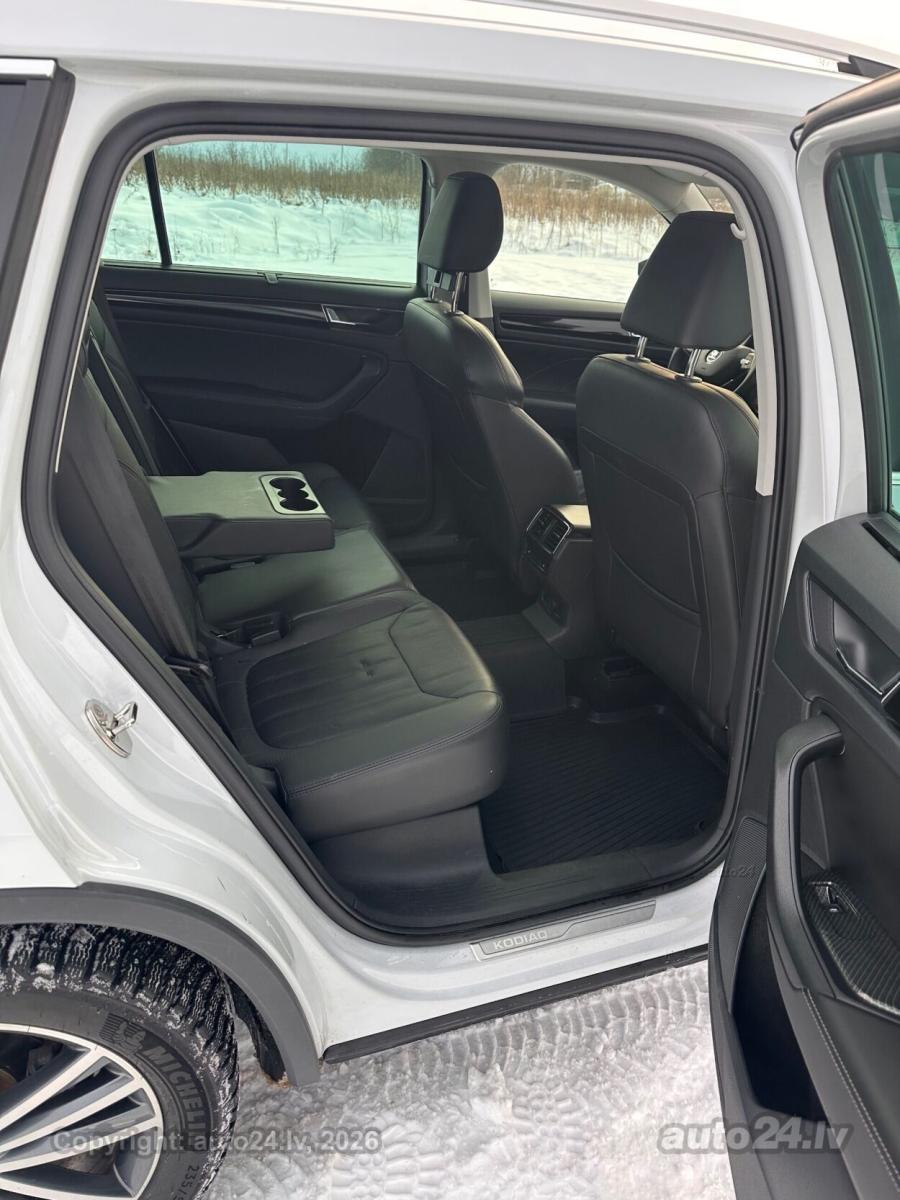 White Skoda Kodiaq 2023 in Narva, with an engine capacity of 2.00 L and mileage of 37 thousand km for 39800 €, photo 13 on AUTOMOTO.COM.LV