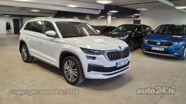 White Skoda Kodiaq 2023 in Tartu, with an engine capacity of 2.00 L and mileage of 37 thousand km for 37900 €, photo 6 on AUTOMOTO.COM.LV