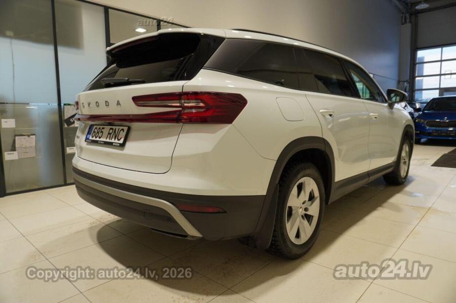 Белый Шкода Kodiaq 2024 в Таллин, объемом двигателя 1.50 л и пробегом 27 тыс. км за 34500 €, фото 3 на AUTOMOTO.COM.LV