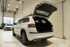 White Skoda Kodiaq 2024 in Tallinn, with an engine capacity of 2.00 L and mileage of 53 thousand km for 38500 €, photo 5 on AUTOMOTO.COM.LV