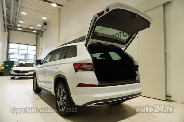 Balts Skoda Kodiaq 2024 Tallina, ar dzinēja tilpumu 2.00 L un nobraukumu 53 tūkst. km par 38500 €, foto 5 vietnē AUTOMOTO.COM.LV