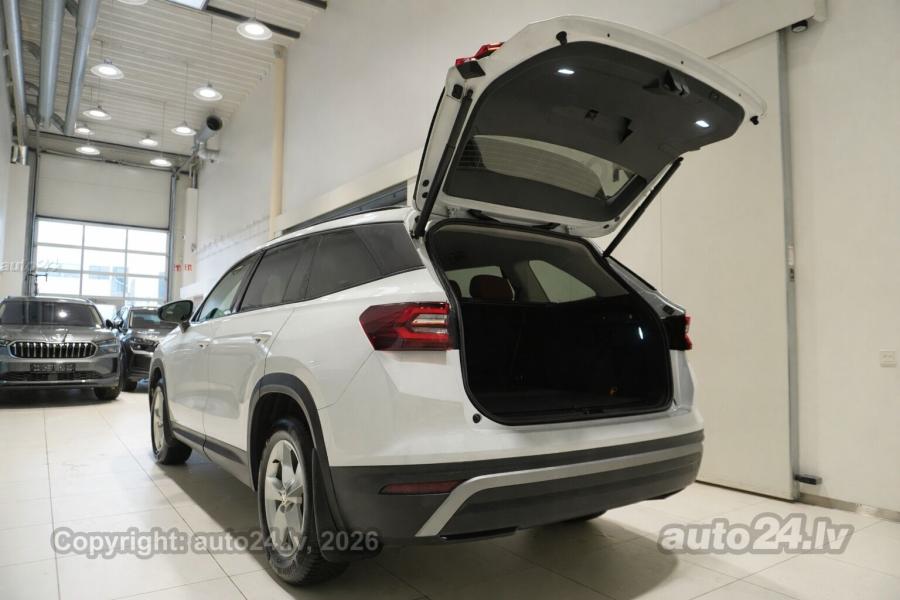 Белый Шкода Kodiaq 2024 в Таллин, объемом двигателя 2.00 л и пробегом 91 тыс. км за 38900 €, фото 7 на AUTOMOTO.COM.LV