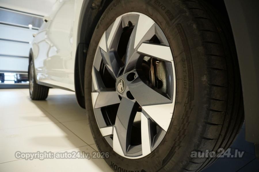 Белый Шкода Kodiaq 2025 в Таллин, объемом двигателя 1.50 л и пробегом 17 тыс. км за 41900 €, фото 6 на AUTOMOTO.COM.LV