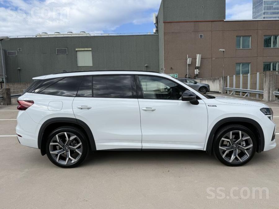 Белый Шкода Kodiaq 2025 в Таллин, объемом двигателя 1.50 л и пробегом 9 тыс. км за 41000 €, фото 5 на AUTOMOTO.COM.LV