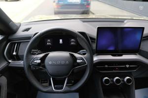 Yellow Skoda Kodiaq 2025 in Vilnius, with an engine capacity of 1.50 L and mileage of 41 thousand km for 38900 €, photo 6 on AUTOMOTO.COM.LV