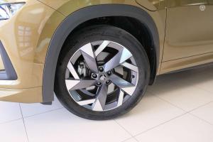 Yellow Skoda Kodiaq 2025 in Vilnius, with an engine capacity of 1.50 L and mileage of 41 thousand km for 38900 €, photo 40 on AUTOMOTO.COM.LV