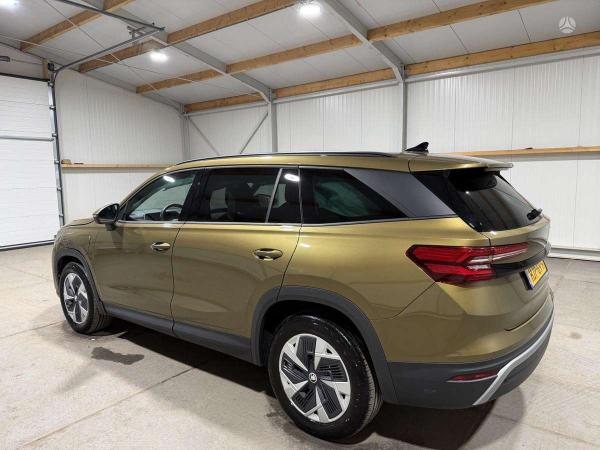 Yellow Skoda Kodiaq 2025 in Kaunas, with an engine capacity of 1.50 L and mileage of 35 thousand km for 29524 €, photo 4 on AUTOMOTO.COM.LV