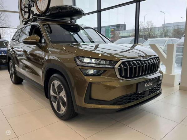 Yellow Skoda Kodiaq 2026 in Kaunas, with an engine capacity of 1.50 L and mileage of 5 thousand km for 39690 €, photo 4 on AUTOMOTO.COM.LV