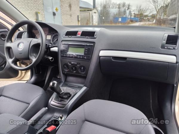 Beige Skoda Octavia 2005 in Tartu, with an engine capacity of 1.60 L and mileage of 230 thousand km for 2600 €, photo 11 on AUTOMOTO.COM.LV