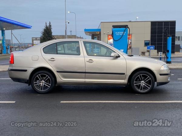 Beige Skoda Octavia 2005 in Tartu, with an engine capacity of 1.60 L and mileage of 175 thousand km for 2990 €, photo 4 on AUTOMOTO.COM.LV