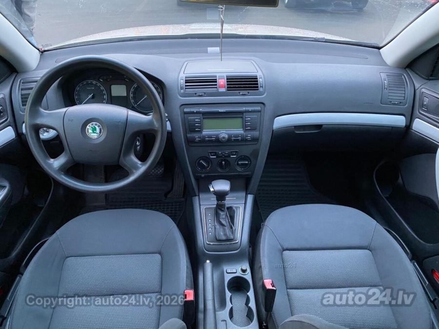 Smilšu krāsa Skoda Octavia 2005 Tartu, ar dzinēja tilpumu 1.60 L un nobraukumu 175 tūkst. km par 2990 €, foto 9 vietnē AUTOMOTO.COM.LV