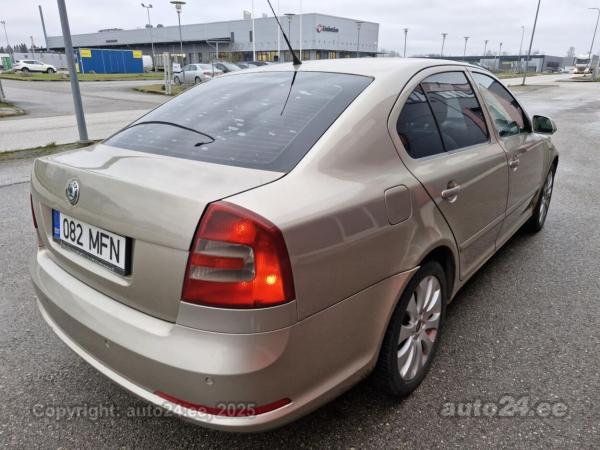 Smilšu krāsa Skoda Octavia 2006 Tallina, ar dzinēja tilpumu 2.00 L un nobraukumu 408 tūkst. km par 1400 €, foto 6 vietnē AUTOMOTO.COM.LV