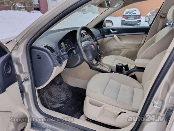 Beige Skoda Octavia 2006 in Tallinn, with an engine capacity of 2.00 L and mileage of 409 thousand km for 1499 €, photo 4 on AUTOMOTO.COM.LV