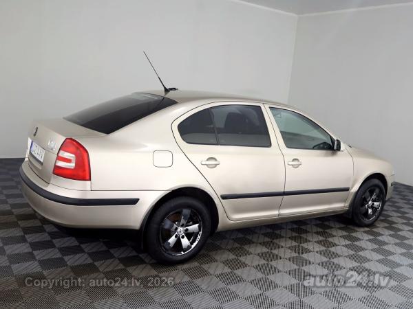 Beige Skoda Octavia 2006 in Tallinn, with an engine capacity of 1.60 L and mileage of 355 thousand km for 599 €, photo 3 on AUTOMOTO.COM.LV