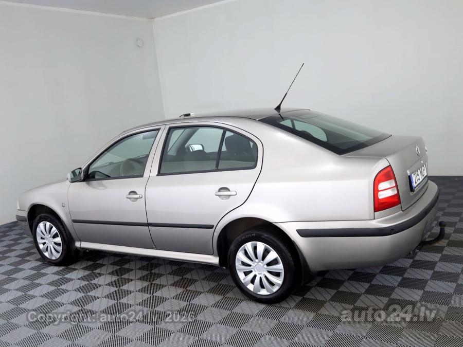 Smilšu krāsa Skoda Octavia 2008 Tallina, ar dzinēja tilpumu 1.60 L un nobraukumu 248 tūkst. km par 999 €, foto 5 vietnē AUTOMOTO.COM.LV