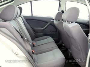 Smilšu krāsa Skoda Octavia 2008 Tallina, ar dzinēja tilpumu 1.60 L un nobraukumu 248 tūkst. km par 999 €, foto 8 vietnē AUTOMOTO.COM.LV