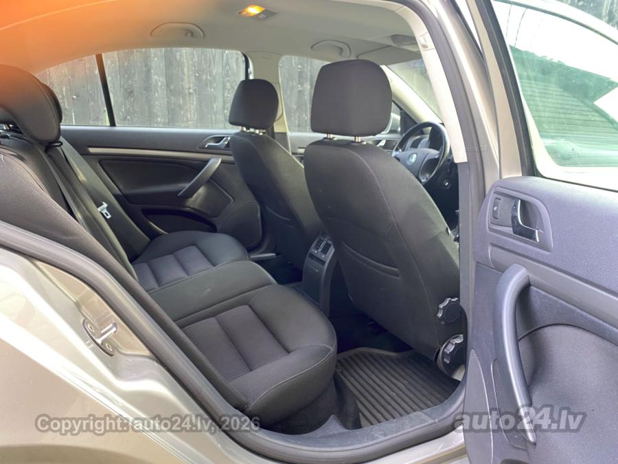 Beige Skoda Octavia 2008 in Tallinn, with an engine capacity of 1.90 L and mileage of 295 thousand km for 3499 €, photo 12 on AUTOMOTO.COM.LV