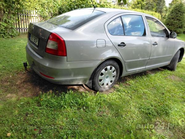Beige Skoda Octavia 2010 in Tallinn, with an engine capacity of 1.60 L and mileage of 221 thousand km for 1900 €, photo 3 on AUTOMOTO.COM.LV