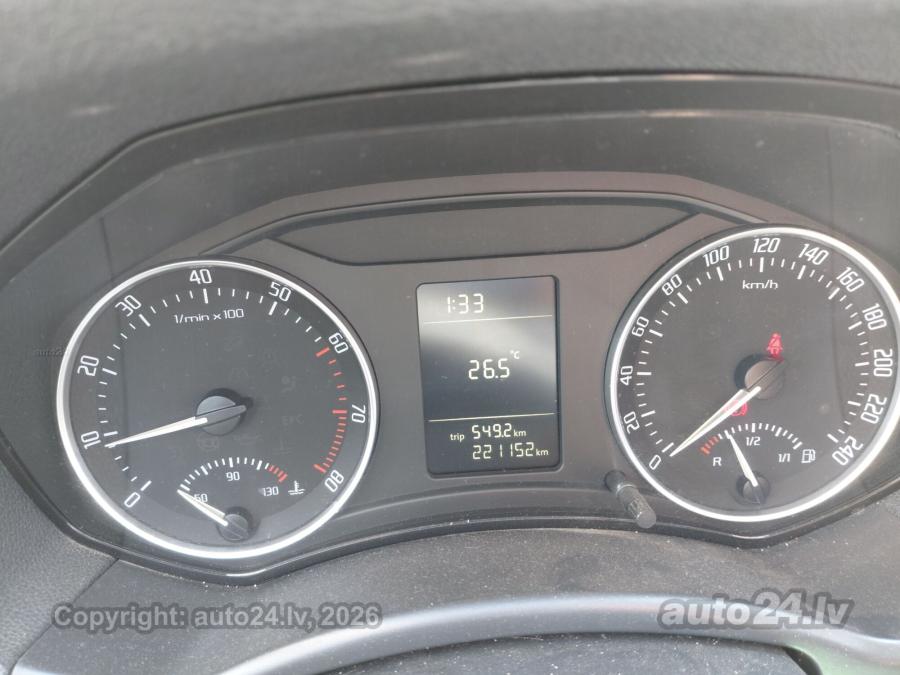 Бежевый Шкода Октавия 2010 в Таллин, объемом двигателя 1.60 л и пробегом 221 тыс. км за 1900 €, фото 5 на AUTOMOTO.COM.LV