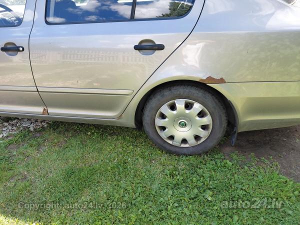 Beige Skoda Octavia 2010 in Tallinn, with an engine capacity of 1.60 L and mileage of 221 thousand km for 1900 €, photo 5 on AUTOMOTO.COM.LV