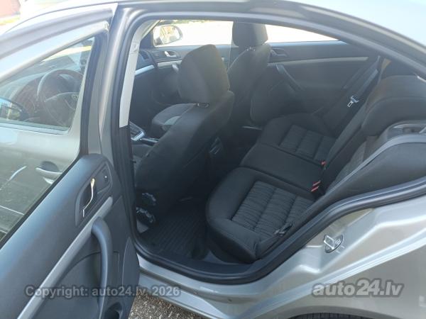 Smilšu krāsa Skoda Octavia 2011 Keila, ar dzinēja tilpumu 1.80 L un nobraukumu 184 tūkst. km par 3500 €, foto 9 vietnē AUTOMOTO.COM.LV