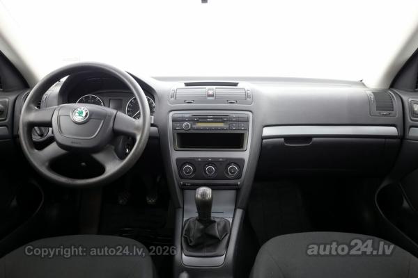 Smilšu krāsa Skoda Octavia 2011 Tallina, ar dzinēja tilpumu 1.20 L un nobraukumu 107 tūkst. km par 2999 €, foto 5 vietnē AUTOMOTO.COM.LV
