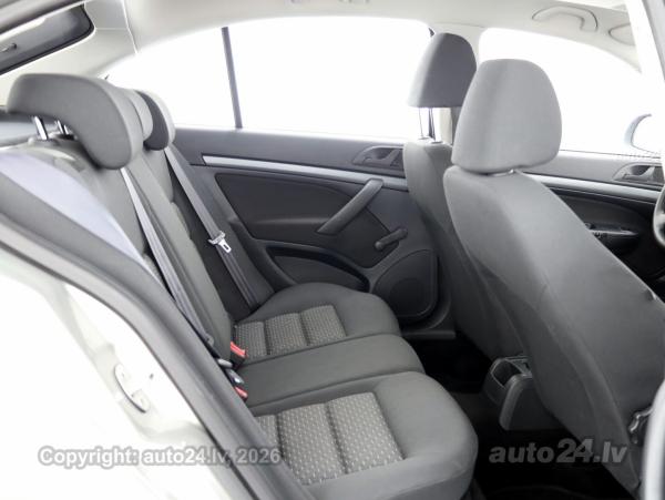 Smilšu krāsa Skoda Octavia 2011 Tallina, ar dzinēja tilpumu 1.20 L un nobraukumu 107 tūkst. km par 2999 €, foto 7 vietnē AUTOMOTO.COM.LV