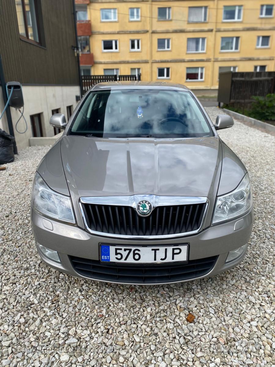 Smilšu krāsa Skoda Octavia 2012 Tallina, ar dzinēja tilpumu 1.20 L un nobraukumu 163 tūkst. km par 3200 €, foto 3 vietnē AUTOMOTO.COM.LV