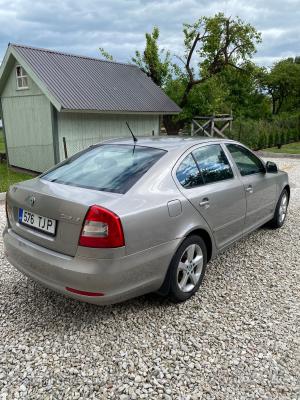Smilšu krāsa Skoda Octavia 2012 Tallina, ar dzinēja tilpumu 1.20 L un nobraukumu 163 tūkst. km par 3200 €, foto 4 vietnē AUTOMOTO.COM.LV
