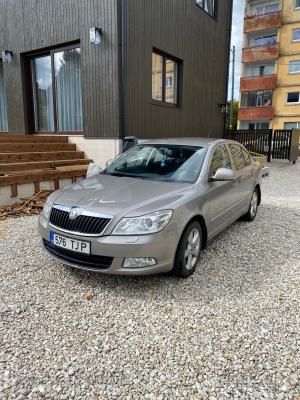 Smilšu krāsa Skoda Octavia 2012 Tallina, ar dzinēja tilpumu 1.20 L un nobraukumu 163 tūkst. km par 3200 €, foto 5 vietnē AUTOMOTO.COM.LV