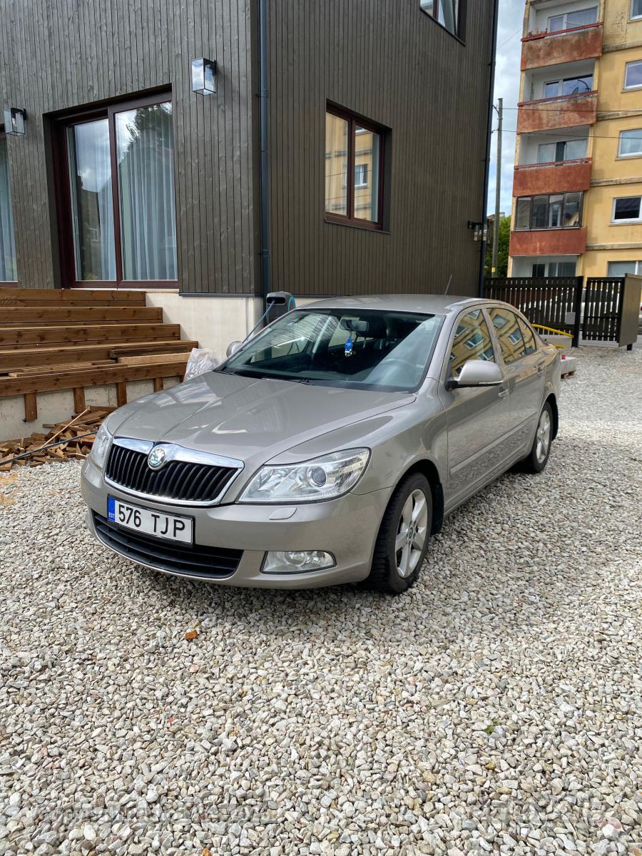 Smilšu krāsa Skoda Octavia 2012 Tallina, ar dzinēja tilpumu 1.20 L un nobraukumu 163 tūkst. km par 3200 €, foto 5 vietnē AUTOMOTO.COM.LV